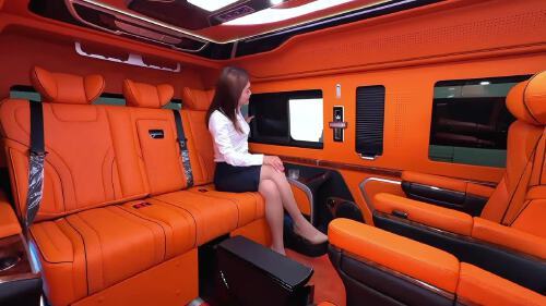 丰田海狮7座商务车:事业家庭两不误,全能座驾让生活更从容!