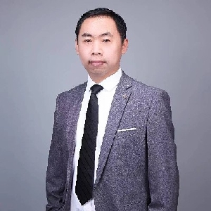 刘勃 