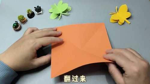 简单手工制作教程,春天来了,一起剪只灵动的立体蝴蝶吧