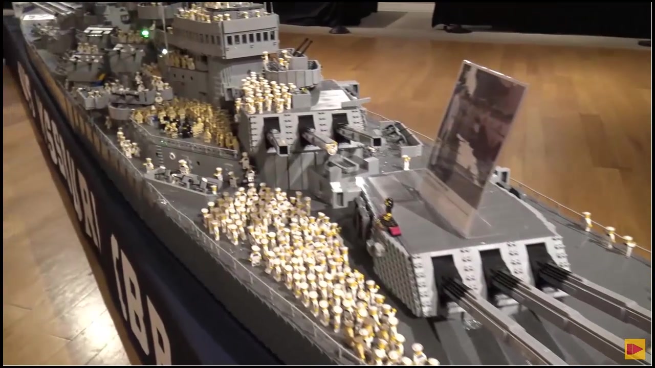 【乐高】大神用乐高打造8米长巨型战舰!还能站人?