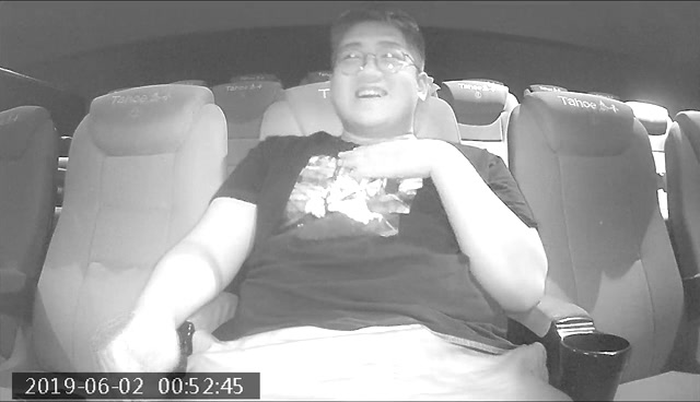 【现场】《碟仙》午夜影院观影实录 观众:吓到不知所措