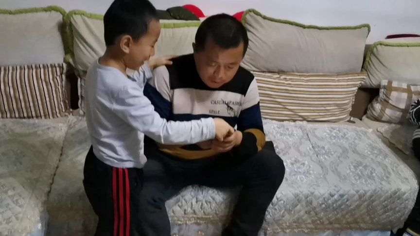儿子要表演节目,是什么节目,爸爸看了怎么说