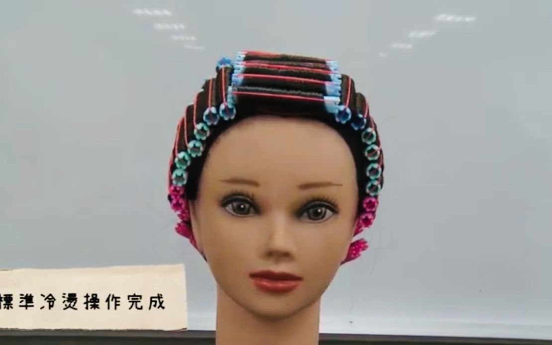 烫染师必学,标准杠冷烫卷杠技术,这样卷更标准