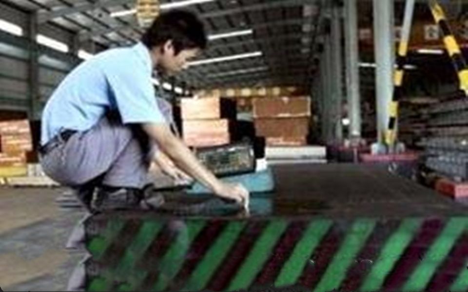 以奔驰重卡储物箱模具为例,如何选择模仁钢材材质?