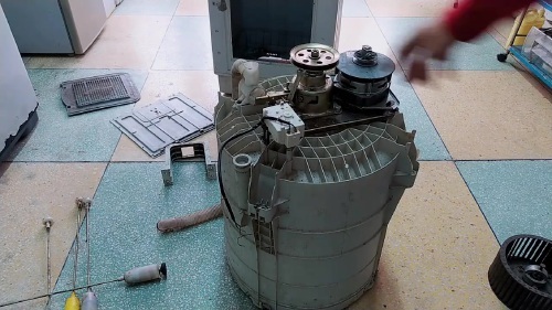 全自动波轮洗衣机离合器拆卸过程