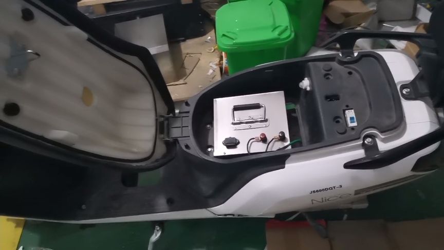 电动车原来是普通的铅酸电池,改成了锂电池,看看怎么样?