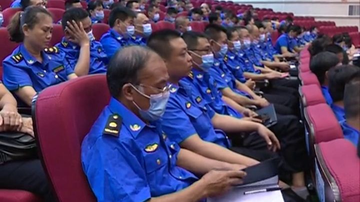 万宁市综合行政执法局组织400余名干部职工集中学习培训