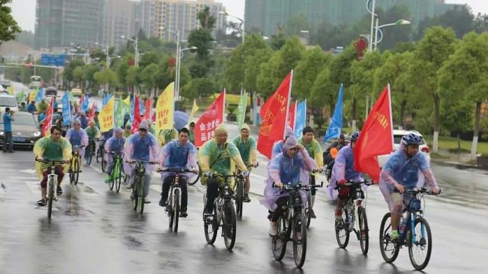 视频新闻:禁毒志愿者汝城行自行车骑行宣传活动深入人心