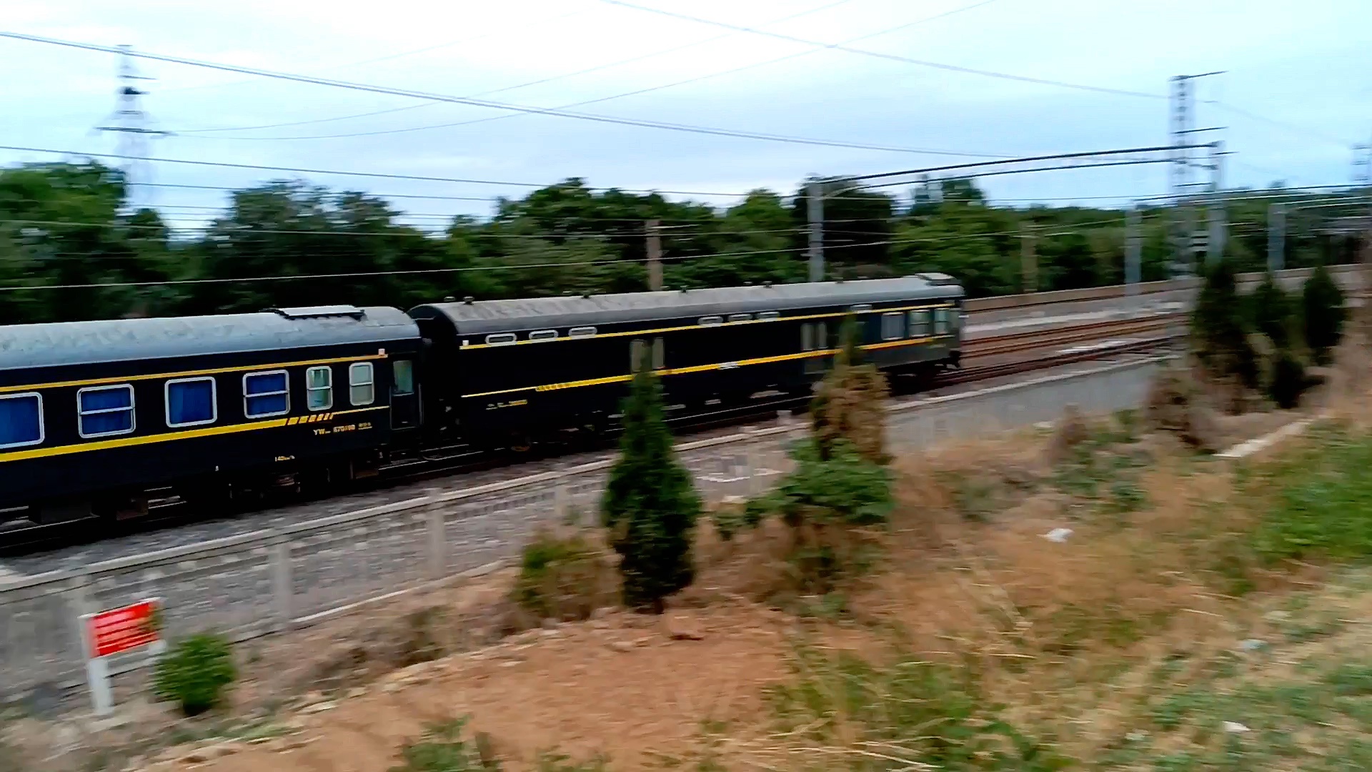 T58次列车通过长阳线路所