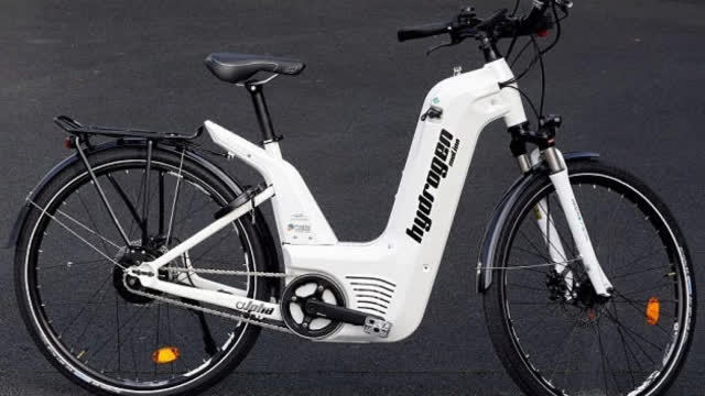 新型电动车悄然出现,不但不用充电还不限行,能跑100公里