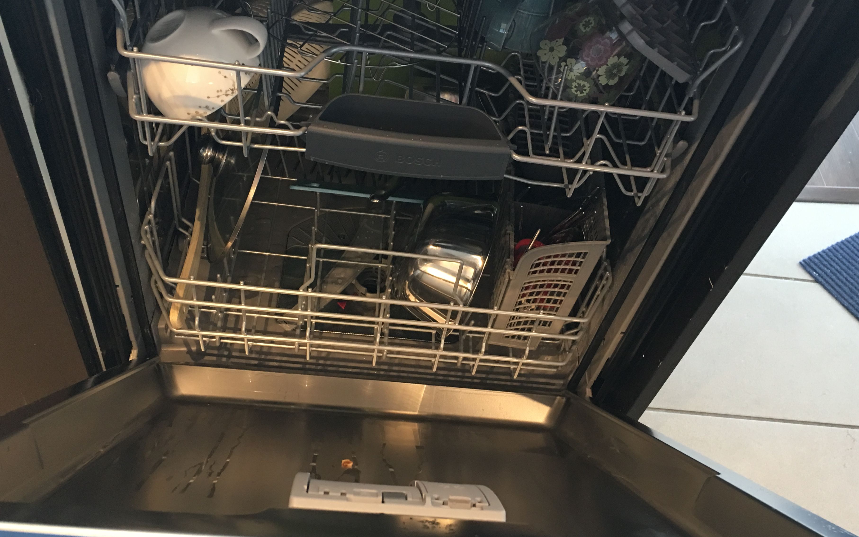 老公定的博世洗碗机终于到啦!水管工安装好啦