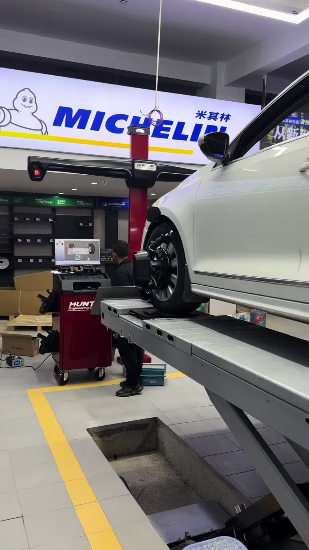 Hunter加班培训中#亨特四轮定位 #亨特四轮定位仪