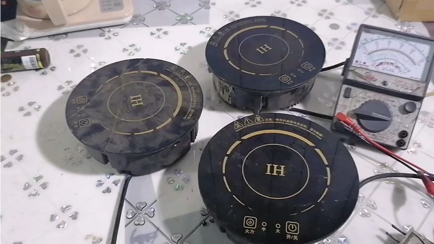 电磁炉开机几秒滴滴响不加热,介绍一下修理思路和过程