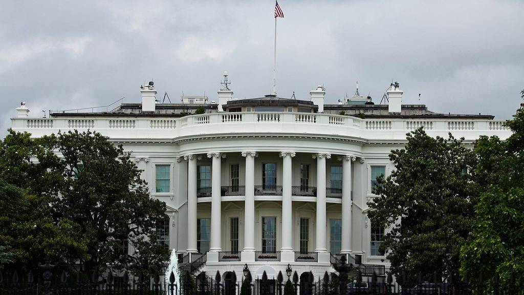 我给美国联邦雇员发邮件收到自动回复:抱歉,我被强制休假了