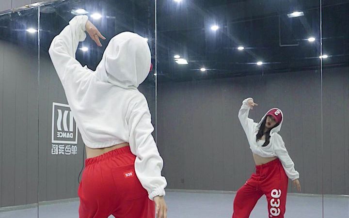 够胆的来学!累疯了!街头女战士帅炸舞蹈《HeyMama》