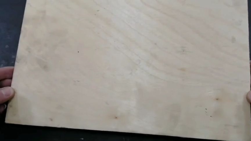 看怎么用一块木板给角磨机制作一个支架,打磨更平整,省心省力!