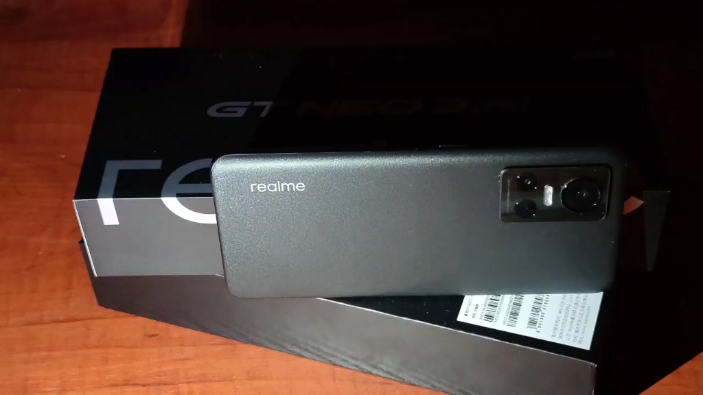 #真我GT neo3 全速来袭…天理8100+独显芯片+GT模式3.0+150W闪充...