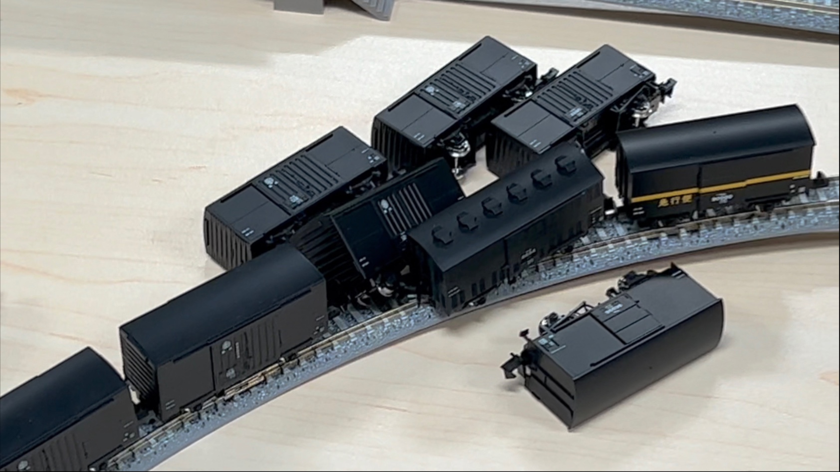 特大N比例火车事故