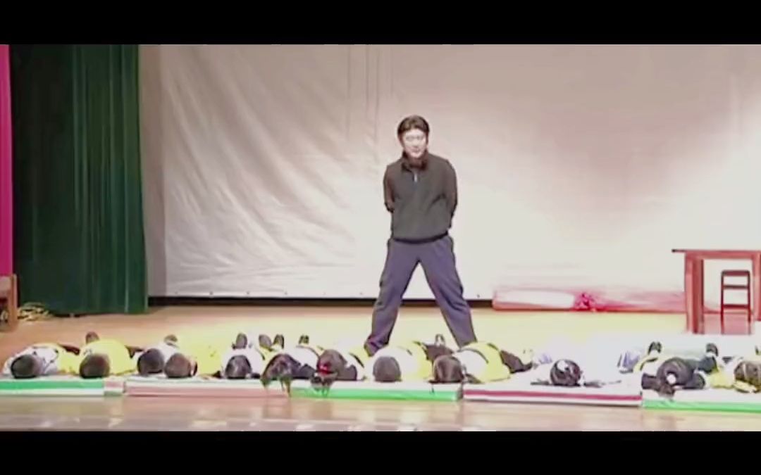 中班体育《勇敢者游戏》教案放在最后了哦 幼儿园公开课 体育活动...