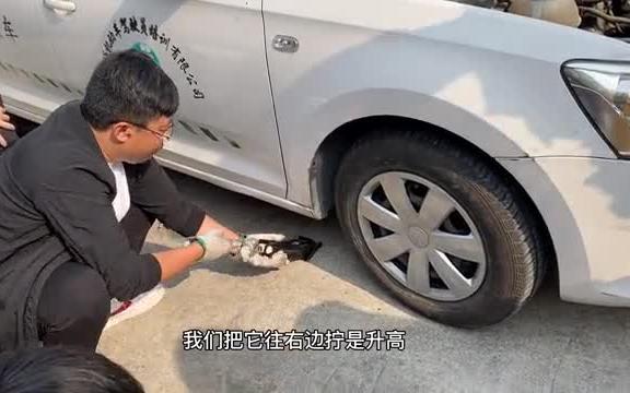 汽修老师手把手教车换轮胎教程,我也完成了换轮胎实训,点赞ߑ