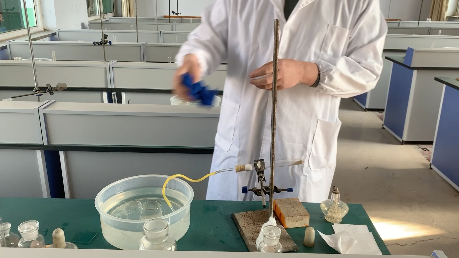 化学组装“加热固体制取气体”装置并模拟实验