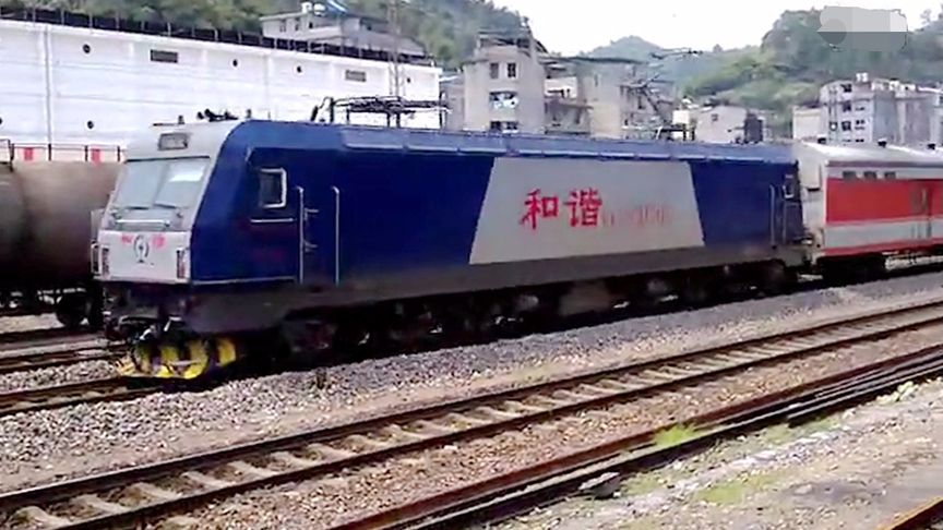 鹰厦铁路三明东站 北京开往厦门高崎k307次列车通过