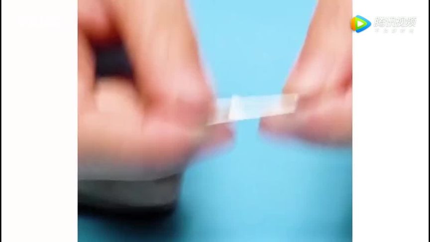 衣服扣子掉了别着急,不要针不要线,用这招轻松固定上