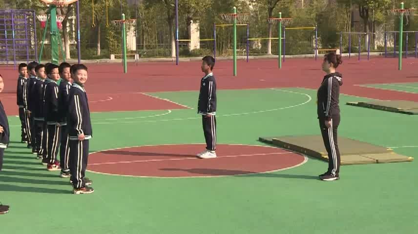 小学体育示范课——侧手翻