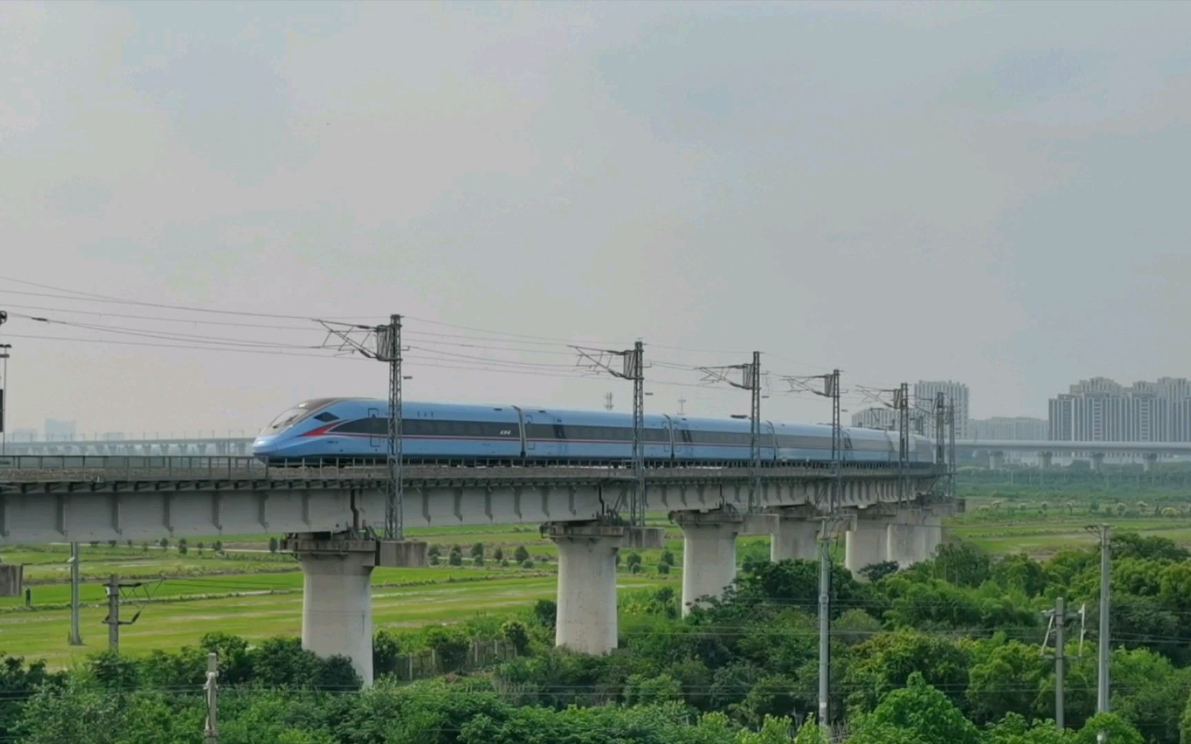 【中国铁路】CR300AF担当D2121次列车经由黄封联络线通过惠平路...