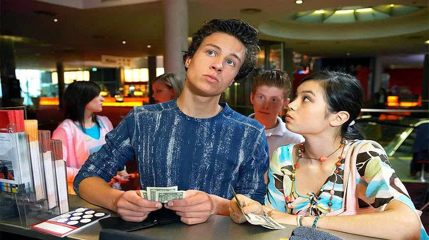 为什么电影院买票要七八十,网上购票只要二三十元?真不敢想象!