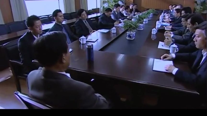 乡长把逼死校长的责任推给上级,领导又因为百姓减负的事吵起来了