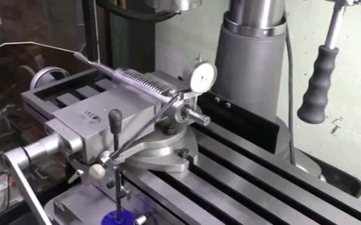 DIY技术和方法:用铣床+碗轮磨台钻外锥恢复精度: