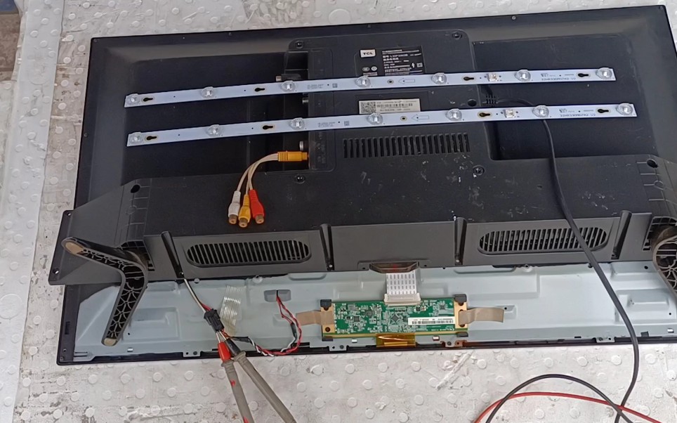 维修中,更换液晶电视背光灯条后,注意调整这个不起眼的功能,能够延长...