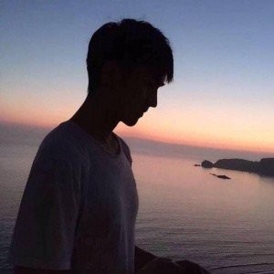 油管热评君 