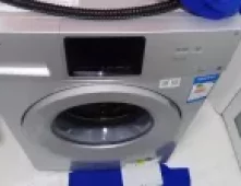你知道滚筒洗衣机排污口在哪吗?小李教你怎么清洗它