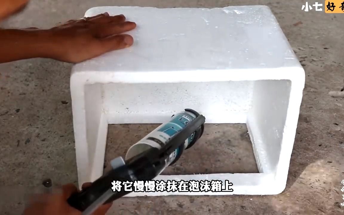 小伙用泡沫箱自制无动力水循环鱼缸,效果奇好,原理让人捉摸不透