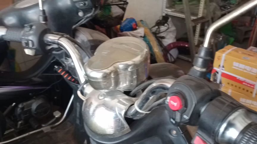 电动车大开转向灯,电动机一闯一闯原来是这个小东西在作鬼