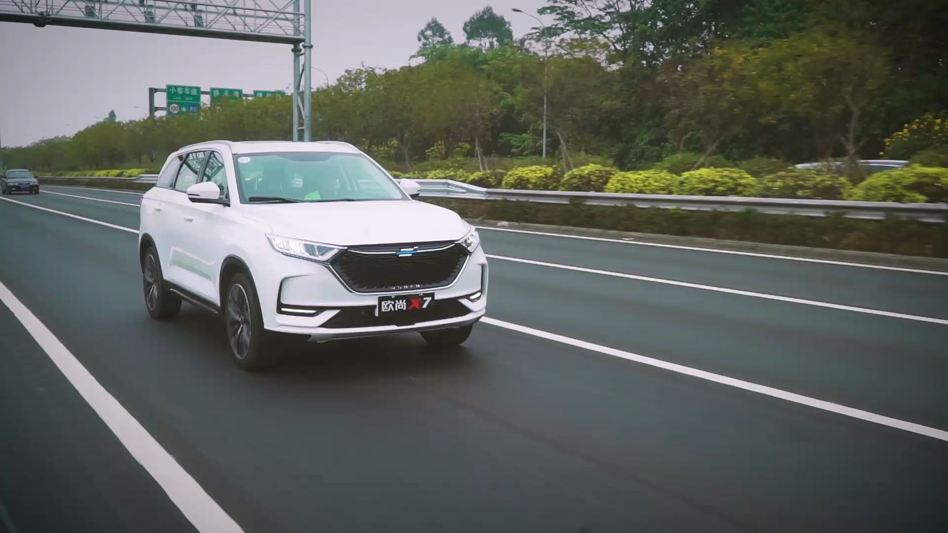 105车评——12万不到的长安欧尚X7会如此贴心