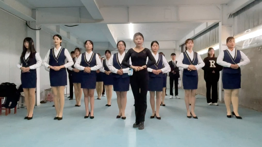 敲门也有敲门的规矩,中华文明 可失财,不可失礼,进入领导办公室敲门的...