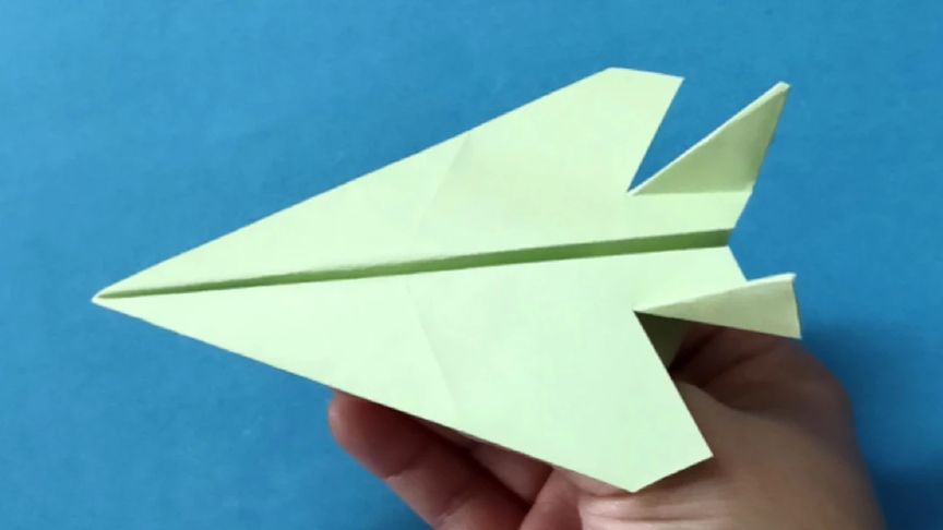 折纸飞机教程:教你折架小巧的飞机,简单易学,只需一张纸就完成