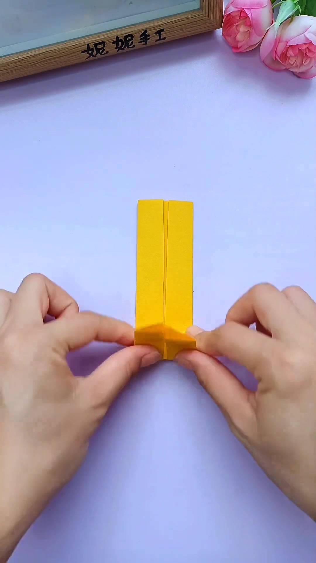 教你用一张纸折个好玩的滑滑梯,学会了在家也能玩滑滑梯了