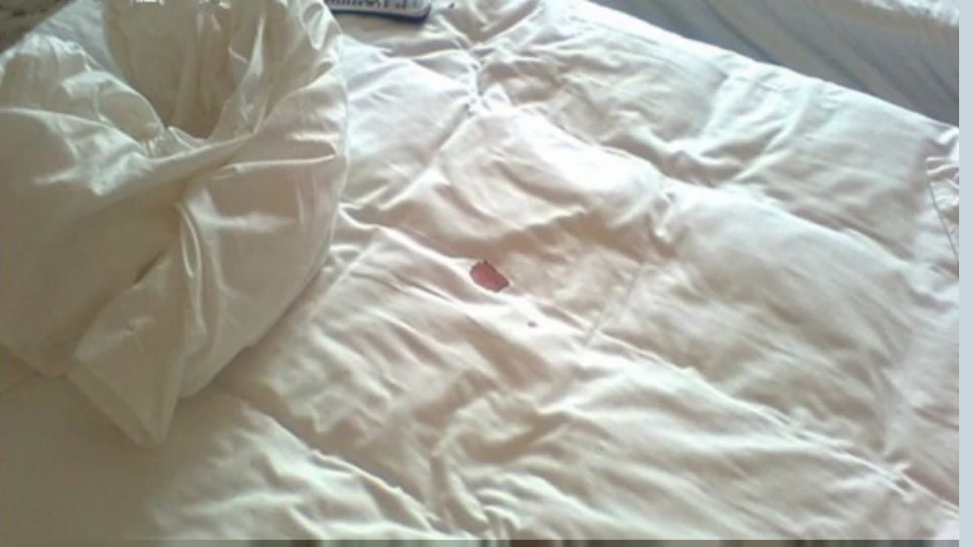 大姨妈弄到床单上不好清洗,教你一招,快速清洗干净!