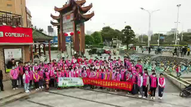 雷锋月,进社区便民服务