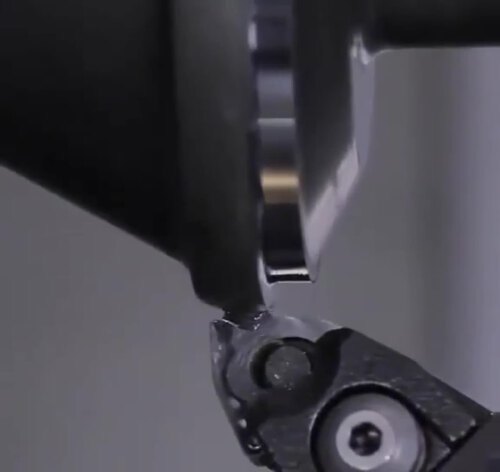 惊爆!制造业黑科技:蹦刀技术如何颠覆传统生产?