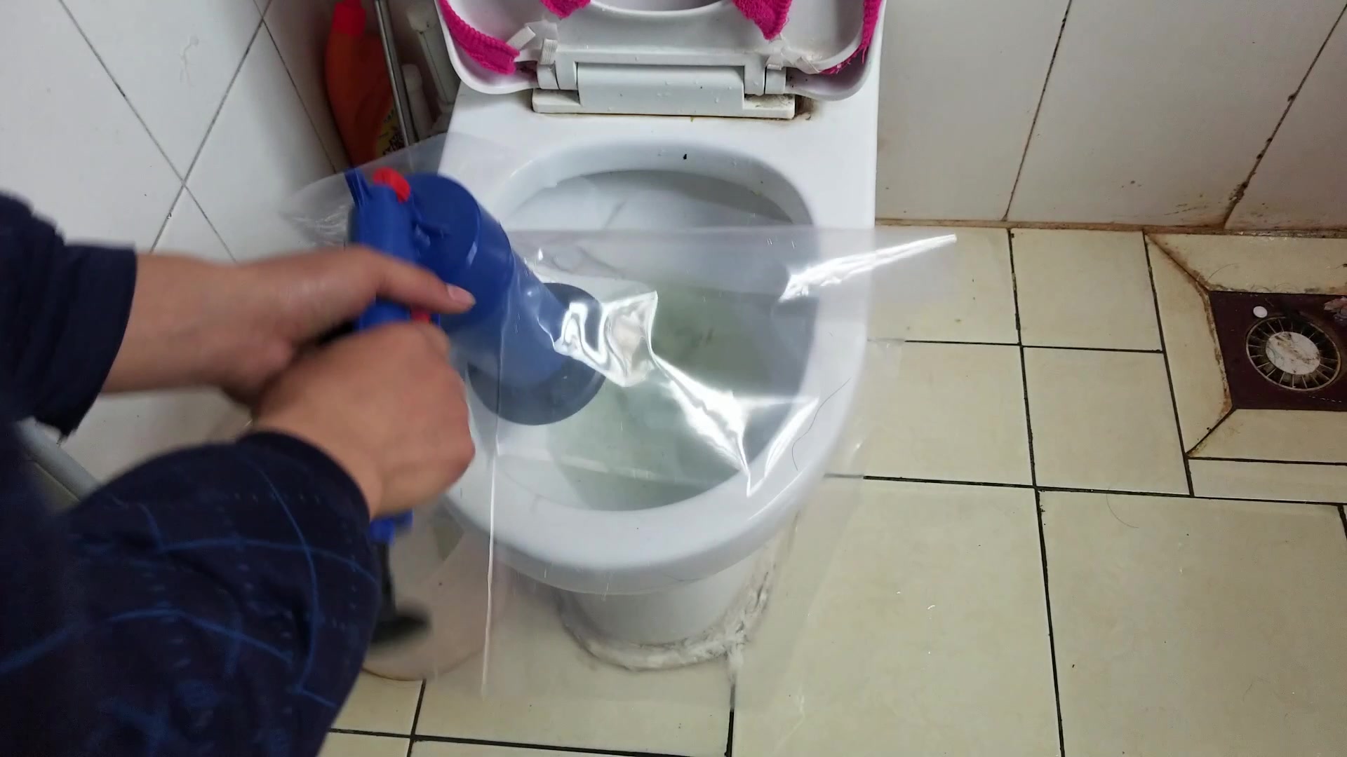 通马桶神器?一定要买好的,几十元的东西就这个效果,六次才打通坐便器