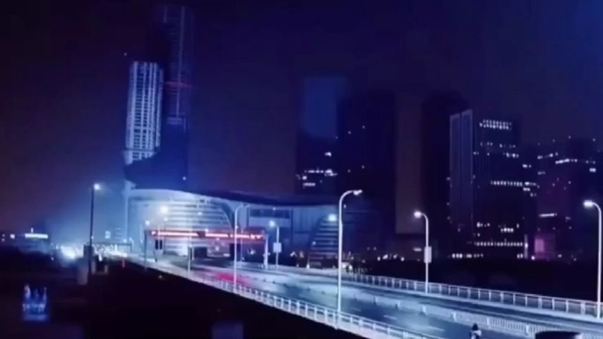 最美逆行,抗击疫情,“在一起”预告片!看中国人如何万众一心,