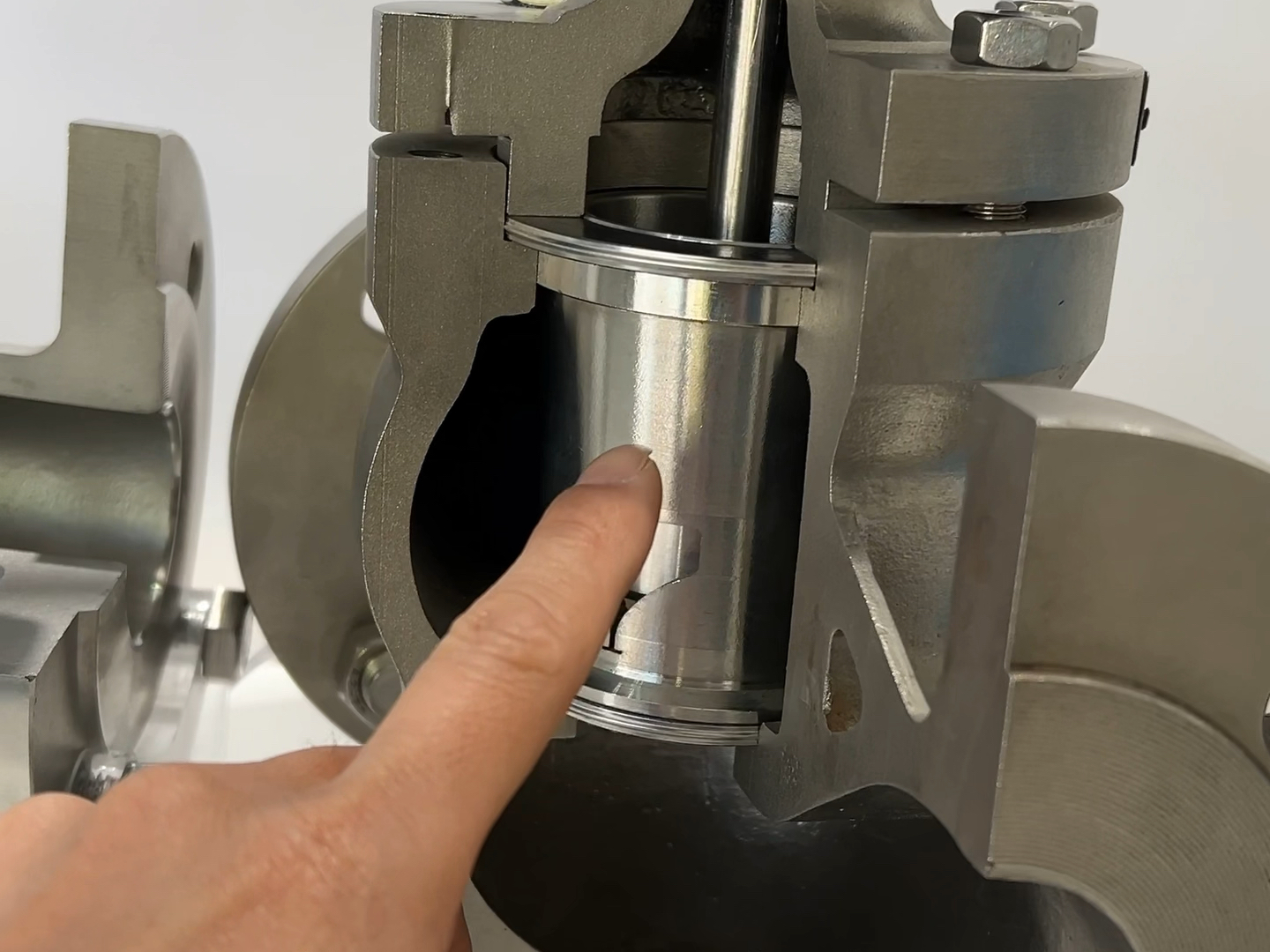 电动球阀和电动调节阀的功能与用途区别