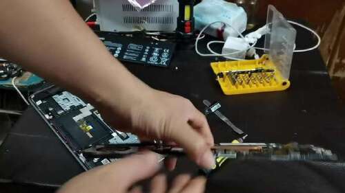 华为荣耀笔记本键盘更换全攻略!手把手教你拆解,五星难度挑战成功