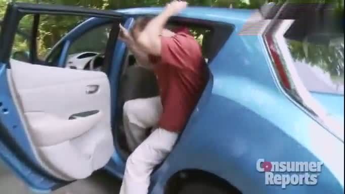 日产Leaf两门纯电动汽车内外饰细节展示和驾驶体验