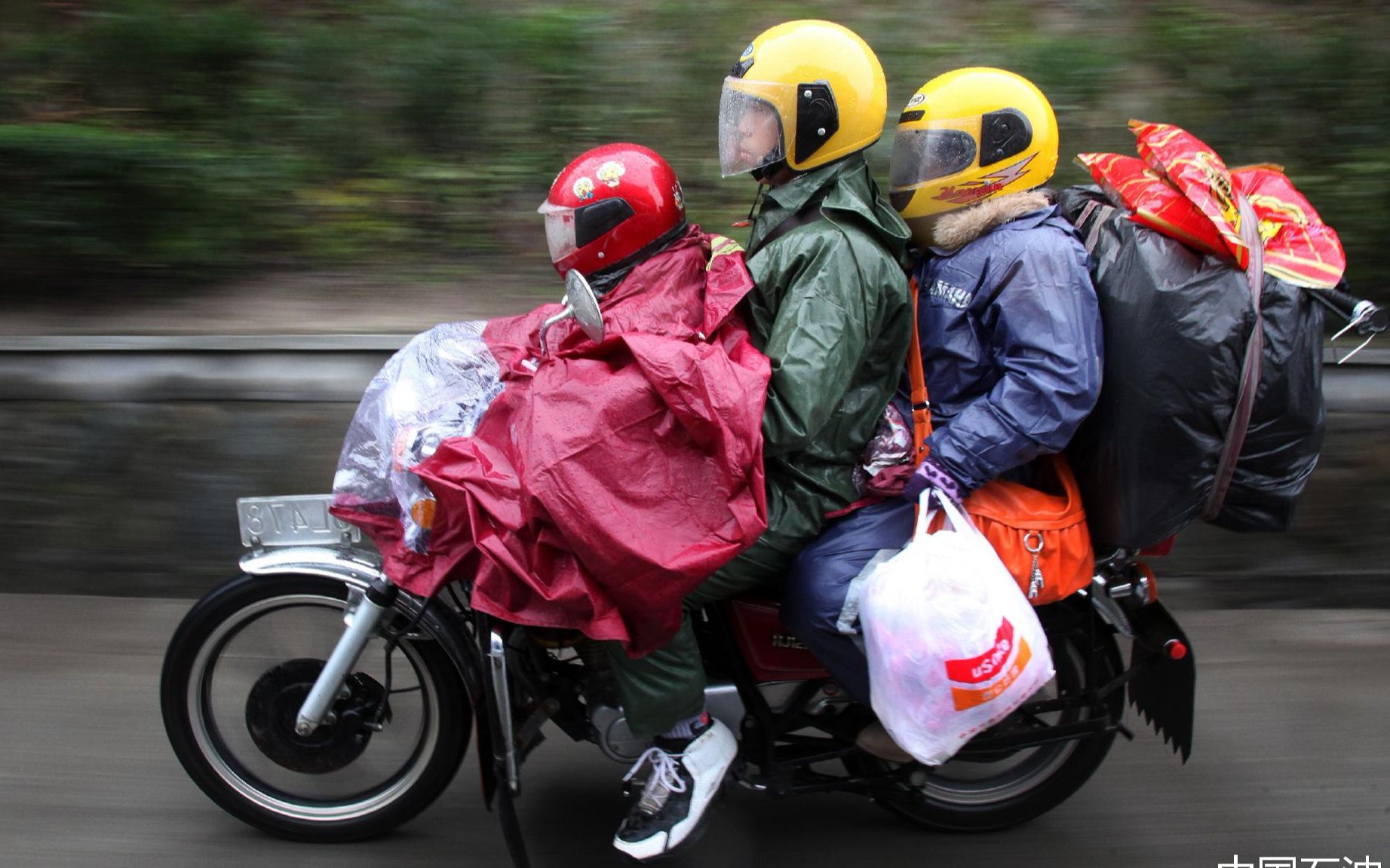 春运,我要回家,摩托车返乡大军向家乡奔驰